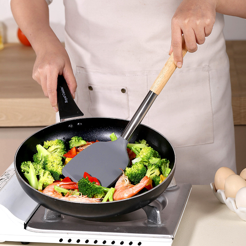 Wooden handle silicone kitchen spoon shovel two-piece set soup spoon ...